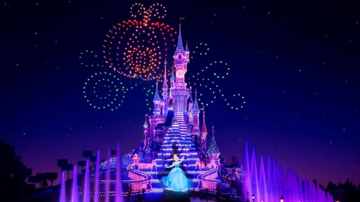 Conoce El Espectáculo Disney Electrical Sky Parade De París